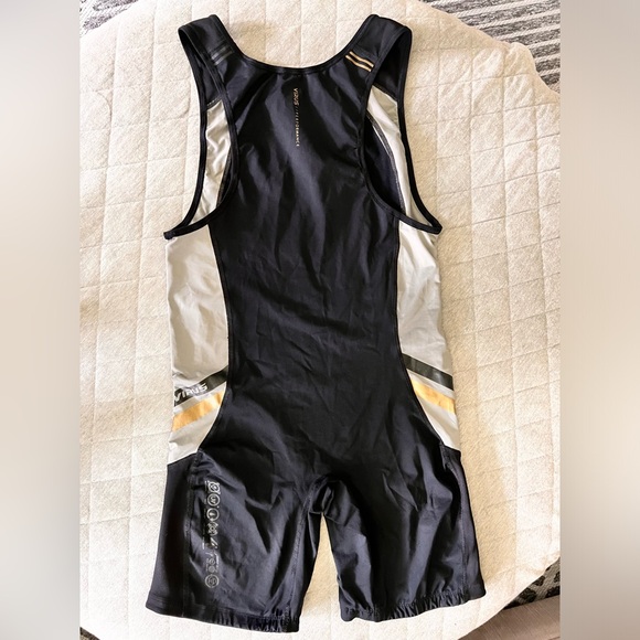 Virus International | Other | Virus Intl Elevate V2 Large Black Gold ...